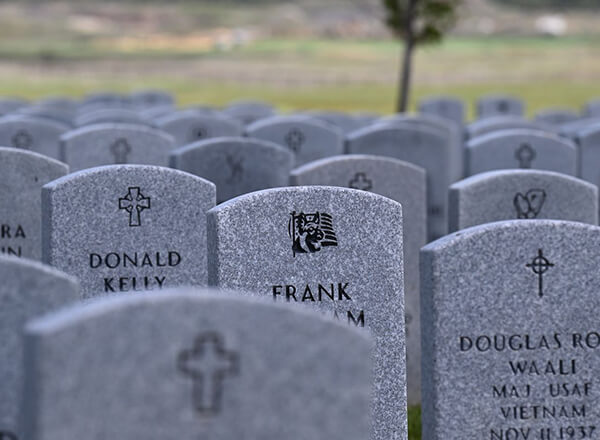 How do you list names on a headstone?-Justhighstone